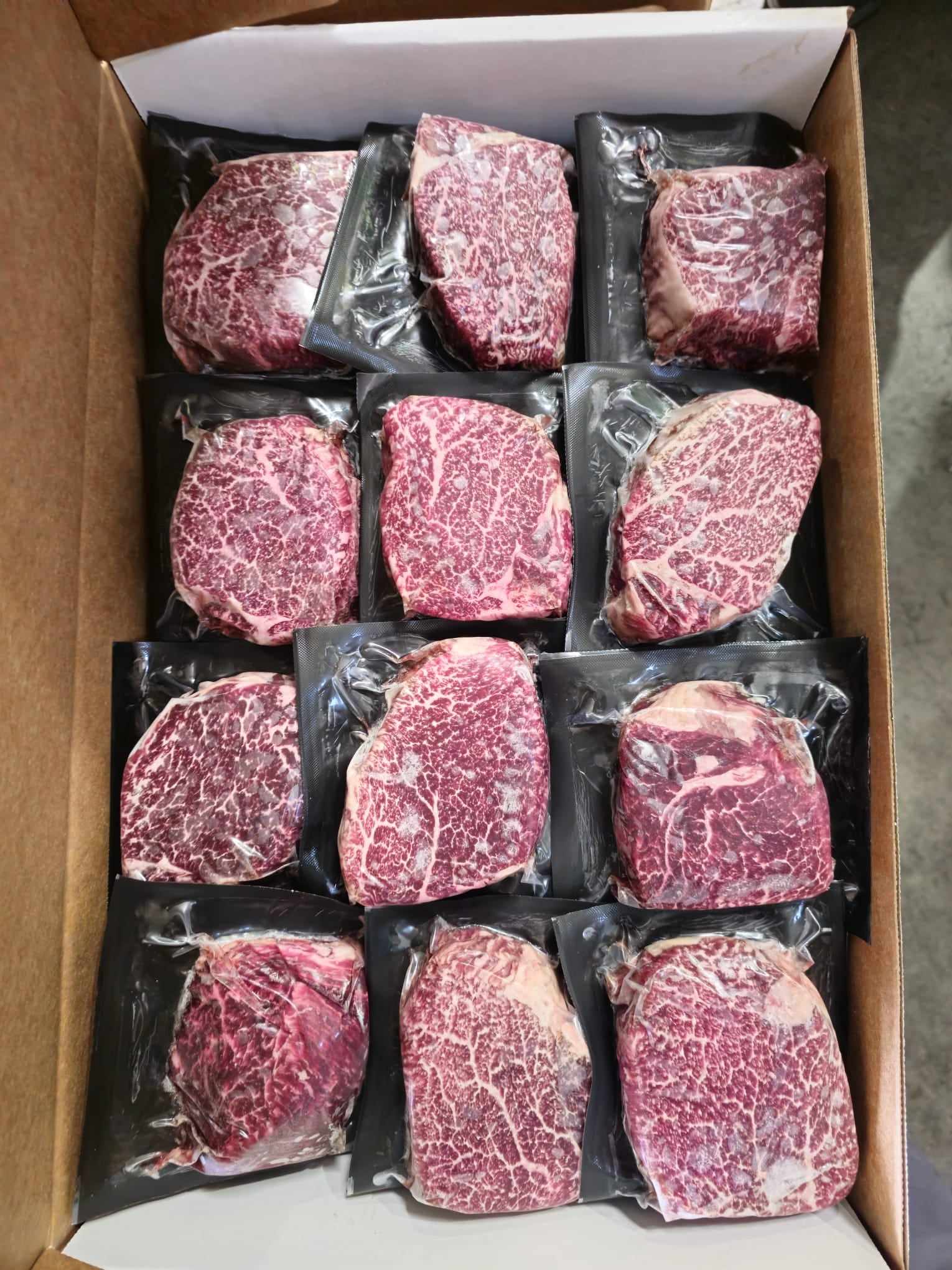 Australian Wagyu Filet Mignons - (12) 6 oz Steaks - Free Shipping ...